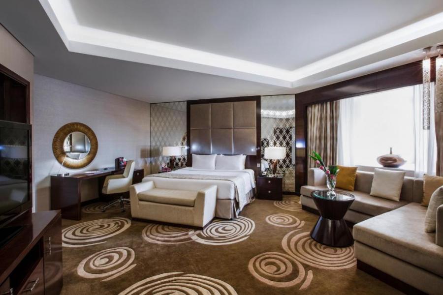 Купить тур в отель Crowne Plaza Dubai Deira, an IHG Hotel (Дубай) на 8 ...